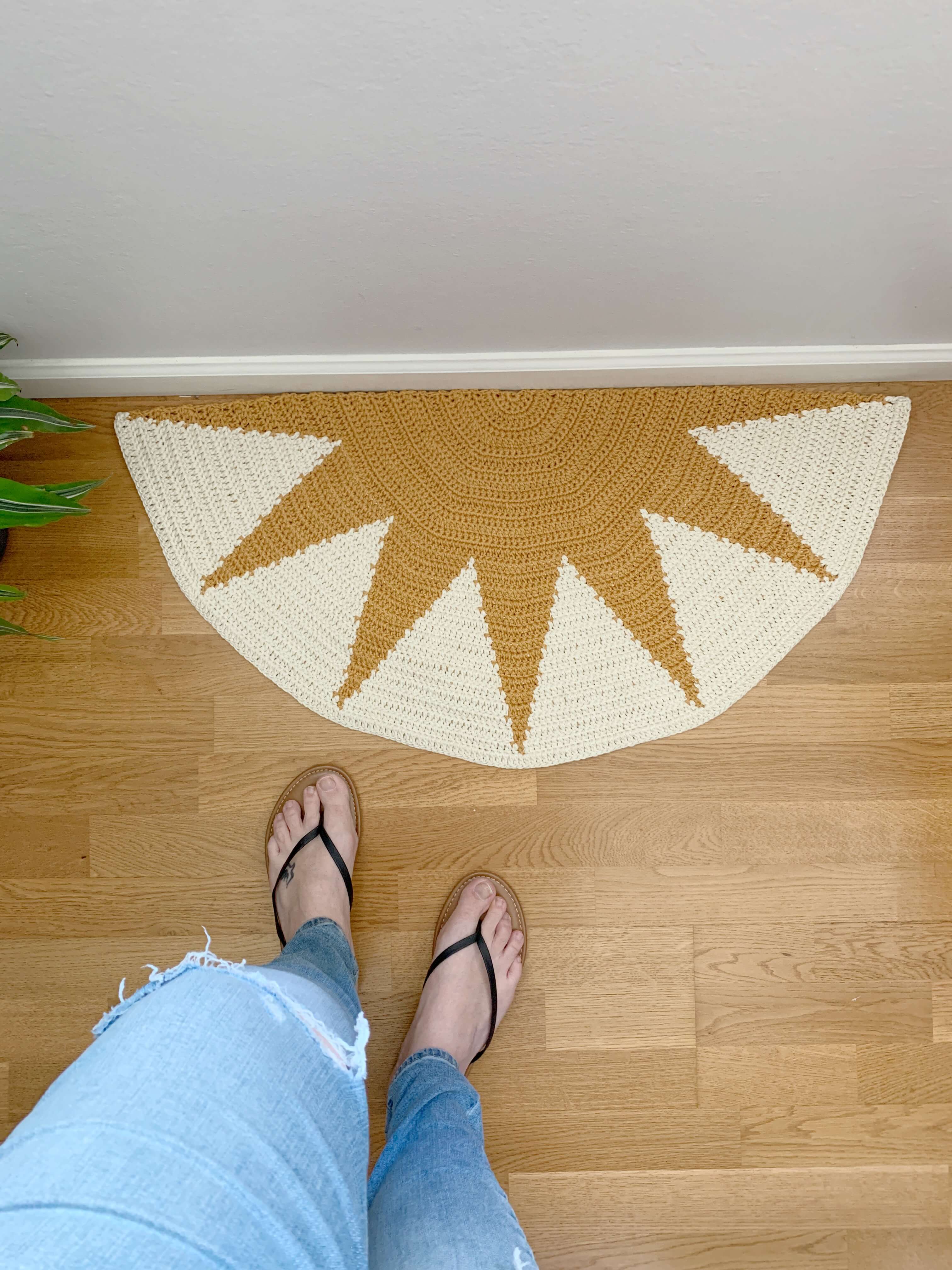 Crochet Kit - The Elio Rug – Lion Brand Yarn