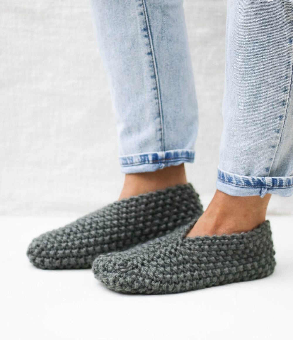 Knit Kit - 2 Hour Knit Slippers – Lion Brand Yarn