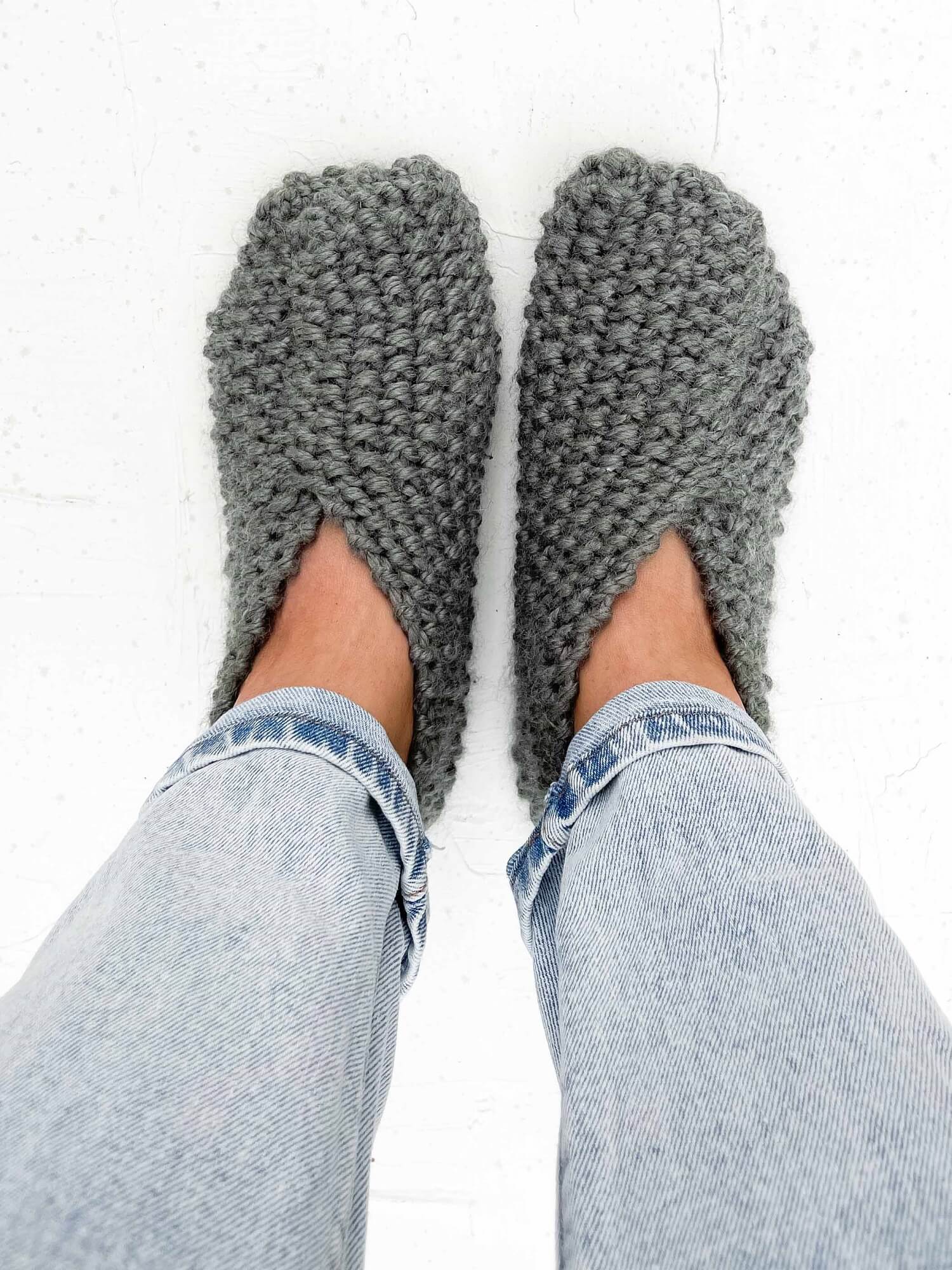 Knit Kit - 2 Hour Knit Slippers – Lion Brand Yarn