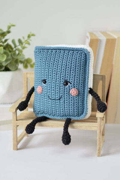 Jean-Luc the Book (Crochet) – Lion Brand Yarn