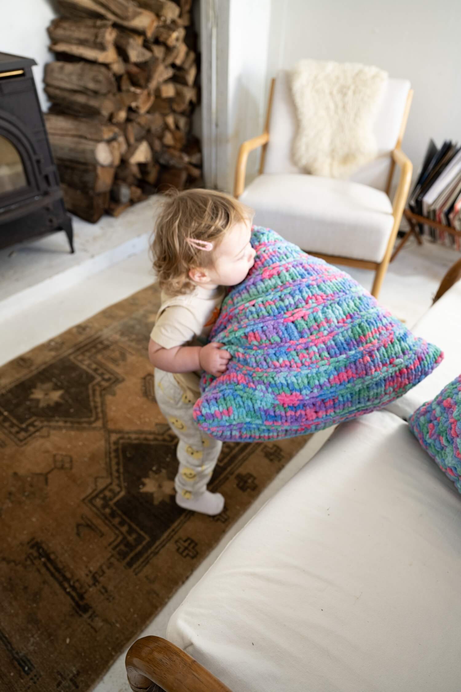 Pyramid Pillows (Crochet) – Lion Brand Yarn