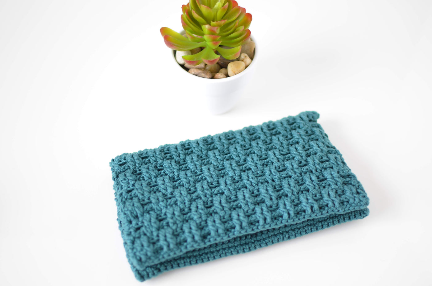 Wallet (Crochet) – Lion Brand Yarn