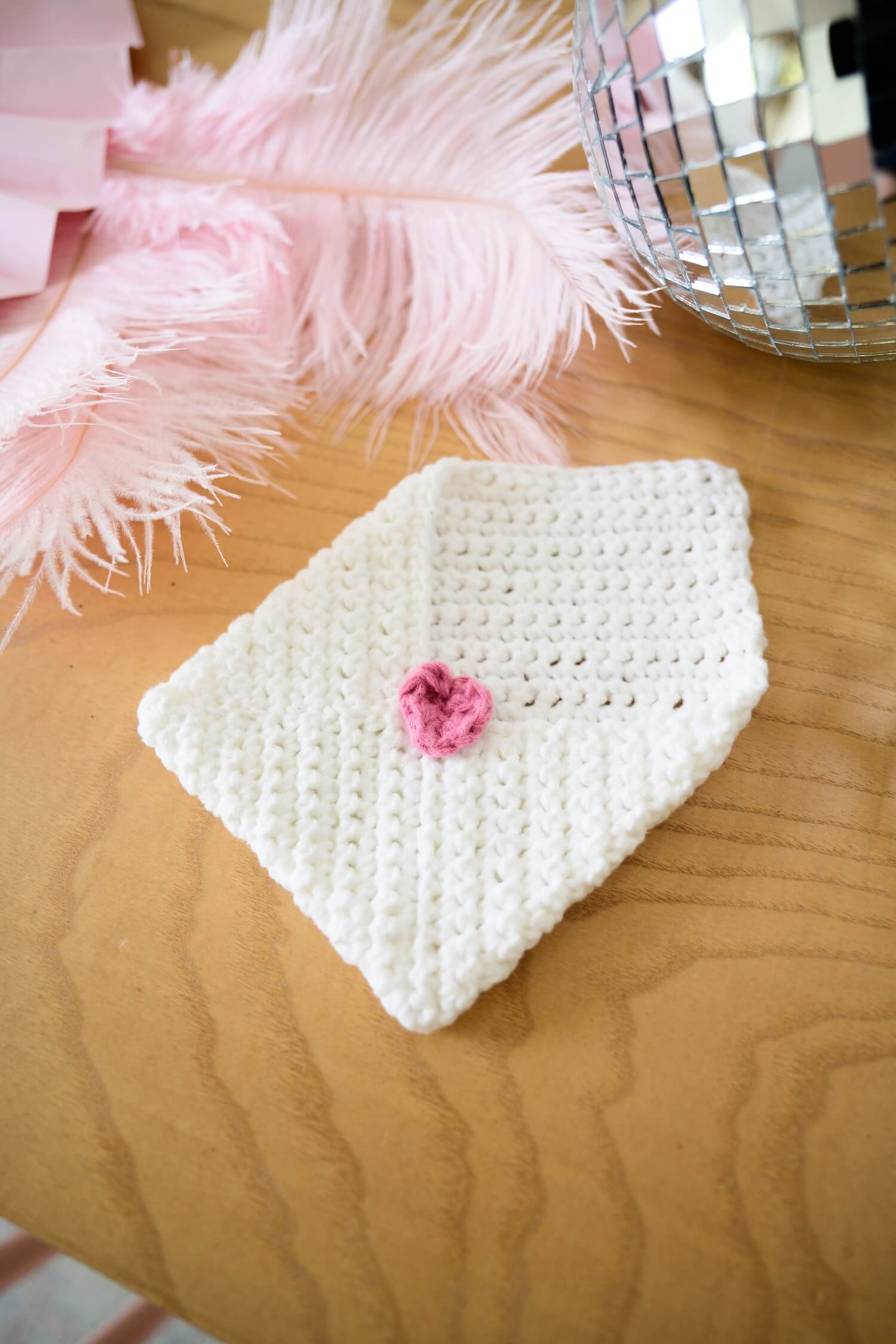 Crochet Envelope (Crochet) – Lion Brand Yarn