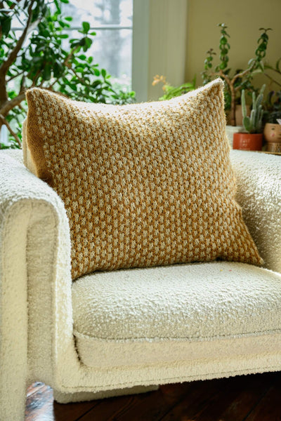 Chain Link Pillow (Knit) – Lion Brand Yarn