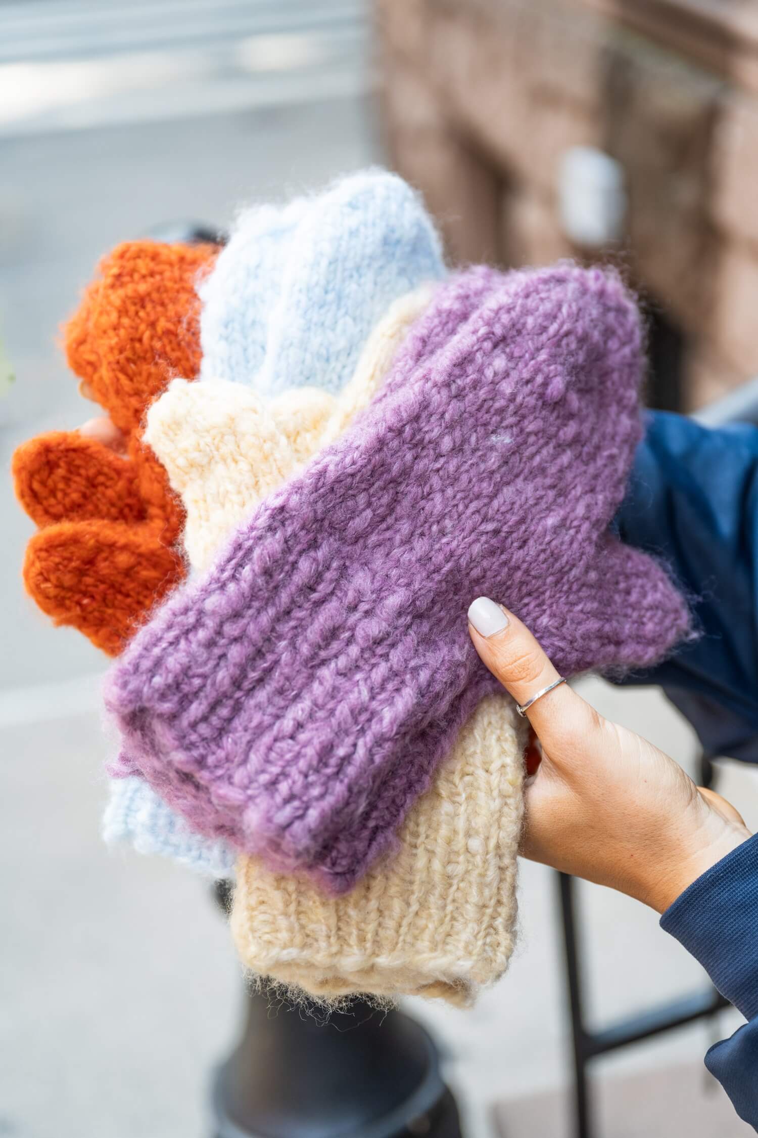 Cozy Mittens (Knit) – Lion Brand Yarn