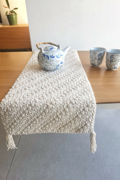Braided Beans Table Runner (Crochet) – Lion Brand Yarn