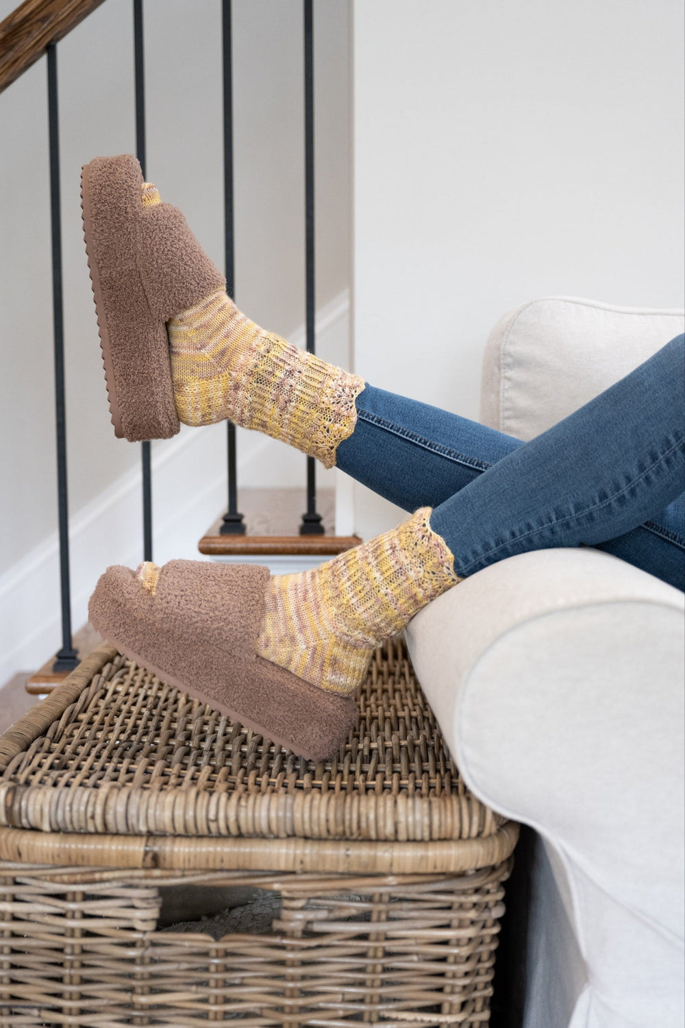 Scallop Edged Socks (Knit) – Lion Brand Yarn