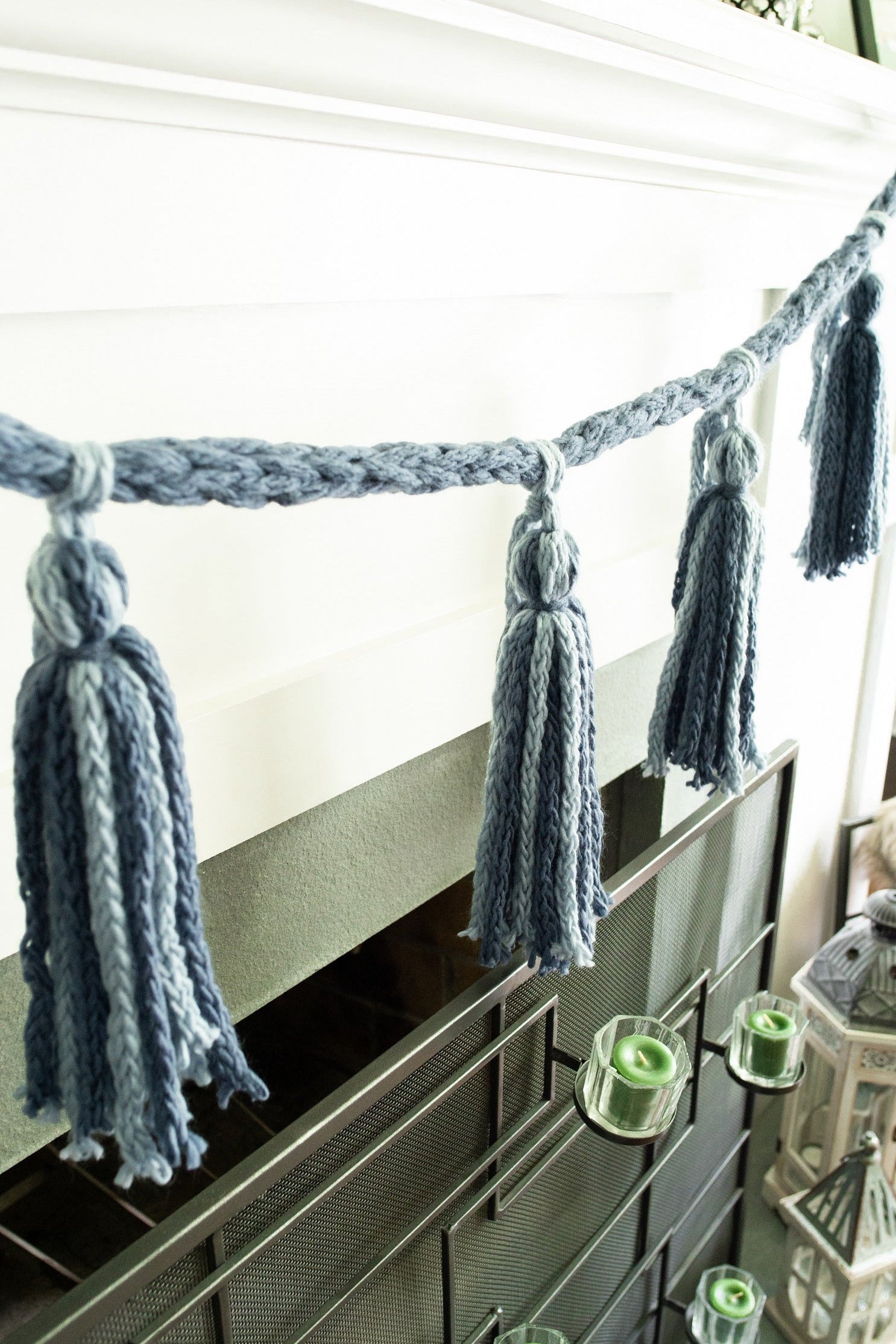 Tassel Garland (Craft) – Lion Brand Yarn