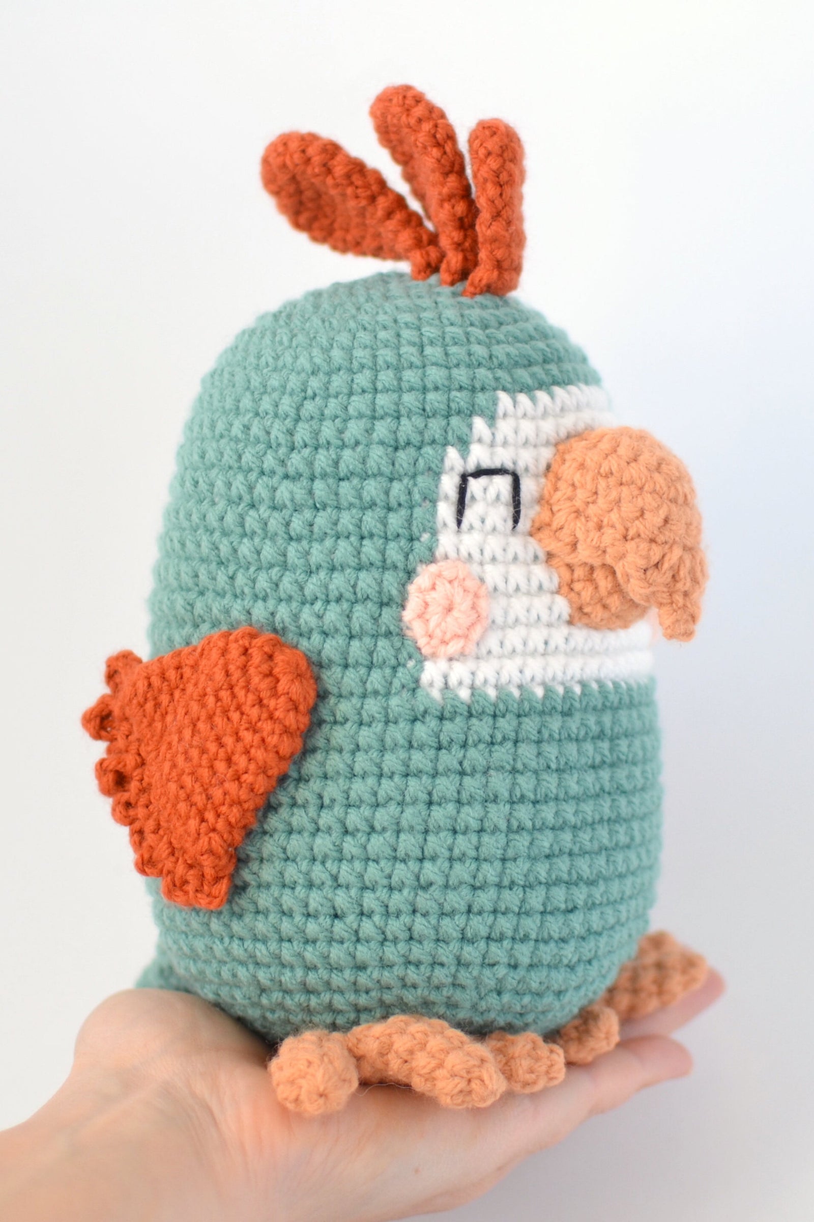 Thiago The Parrot (Crochet) – Lion Brand Yarn