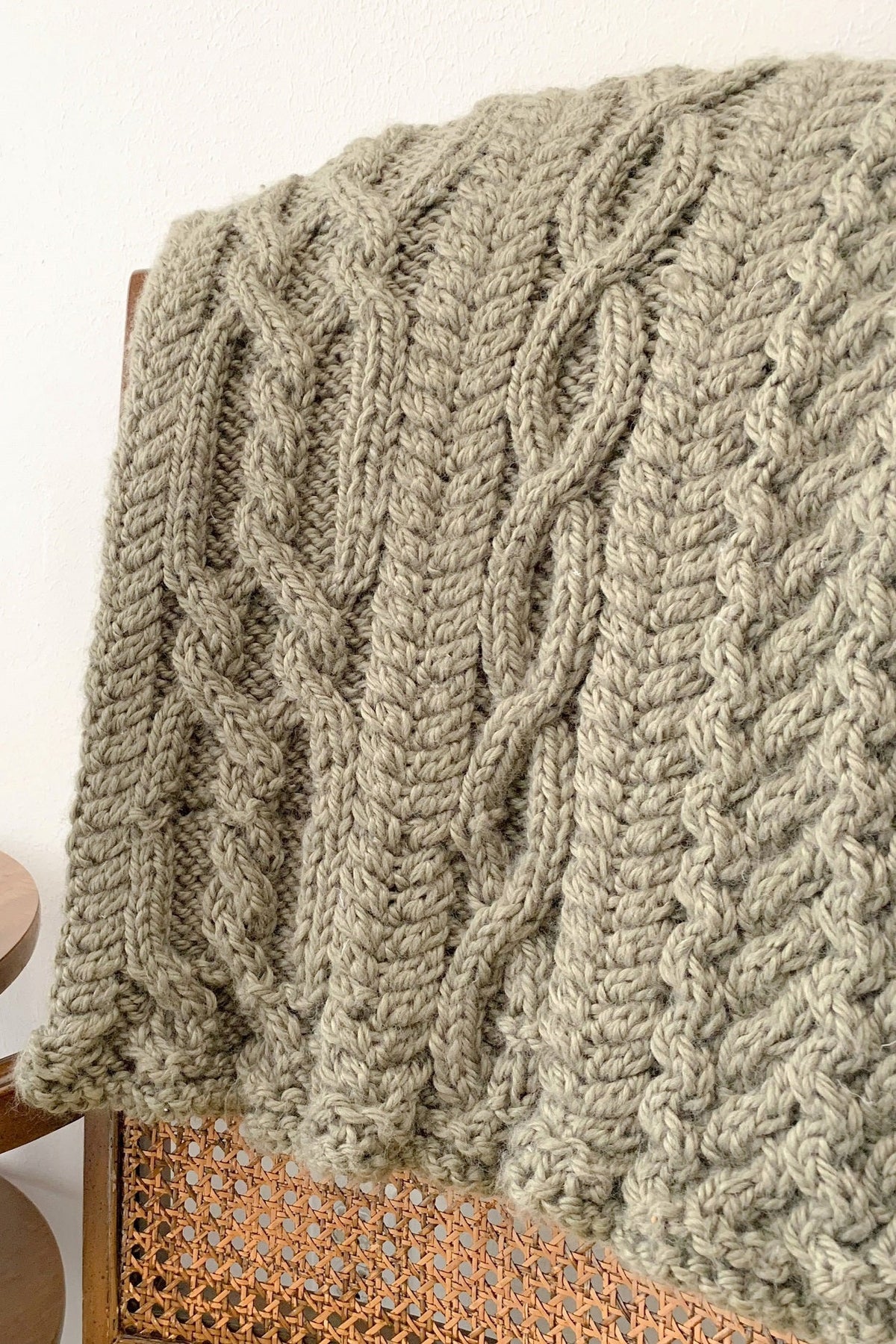 Knit Kit - The Beck Cable Throw – Lion Brand Yarn