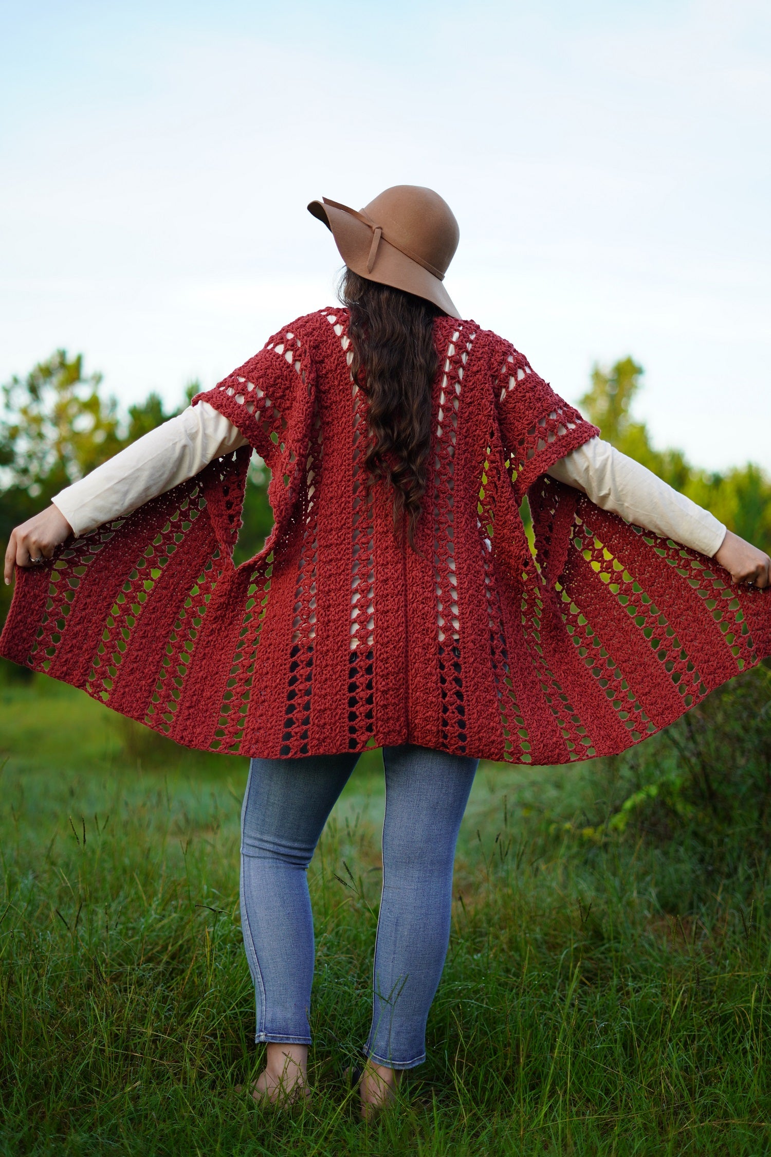 Crochet Kit - Rosebud Dreamer Ruana – Lion Brand Yarn