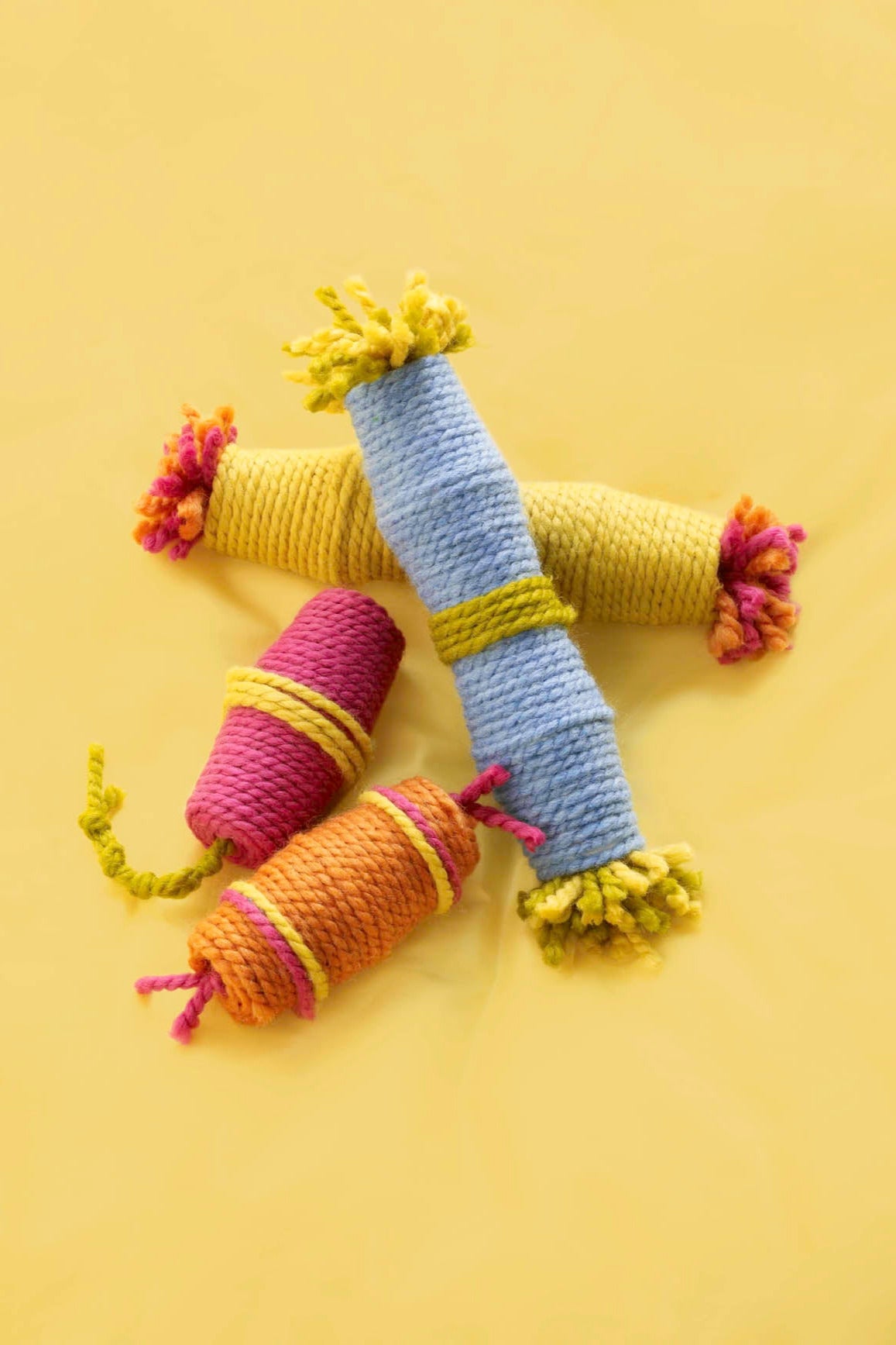 Shake Shakes Pattern (Crafts) – Lion Brand Yarn