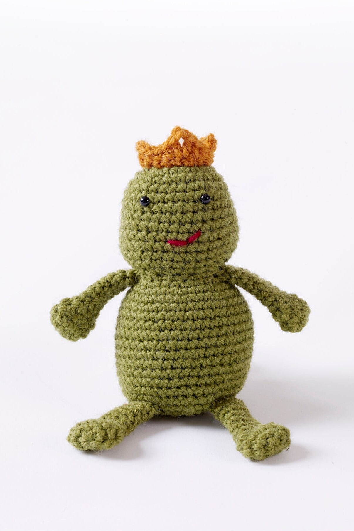 Amigurumi Prince Charming Frog Pattern (Crochet) – Lion Brand Yarn