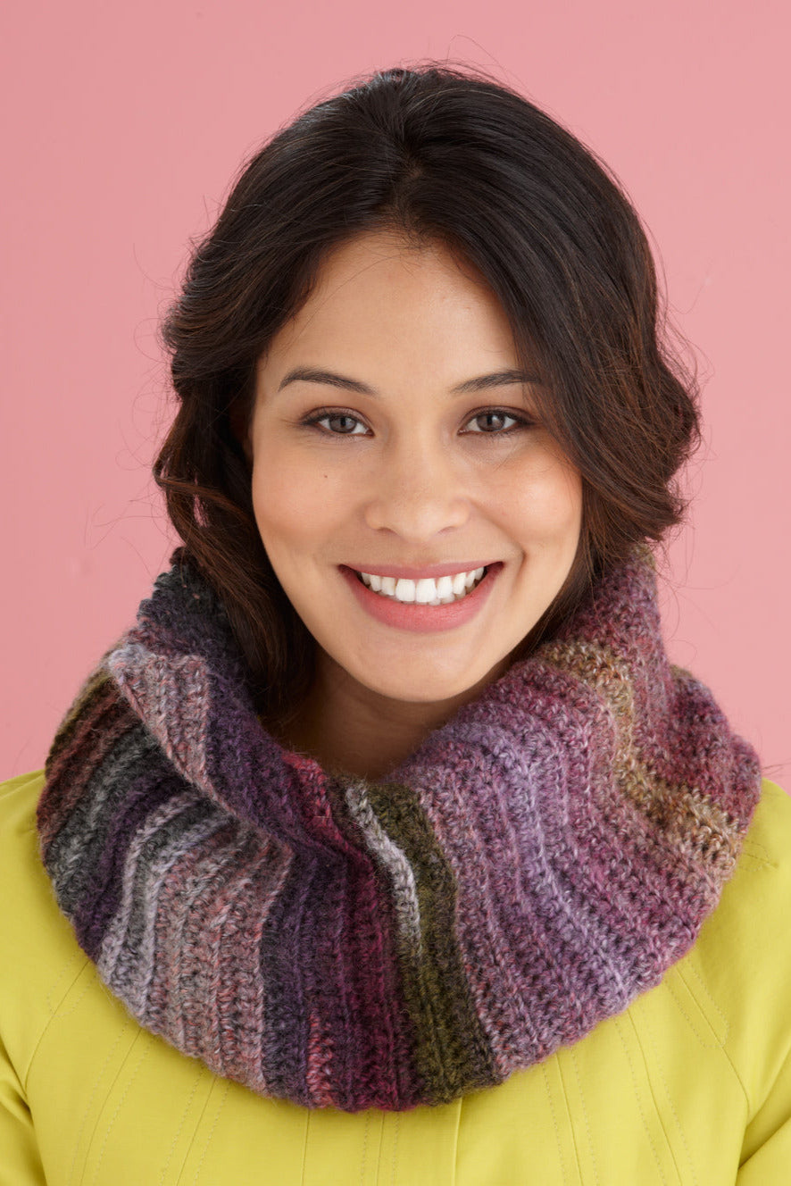 Fast and Easy Cowl (Crochet) - Version 16 – Lion Brand Yarn