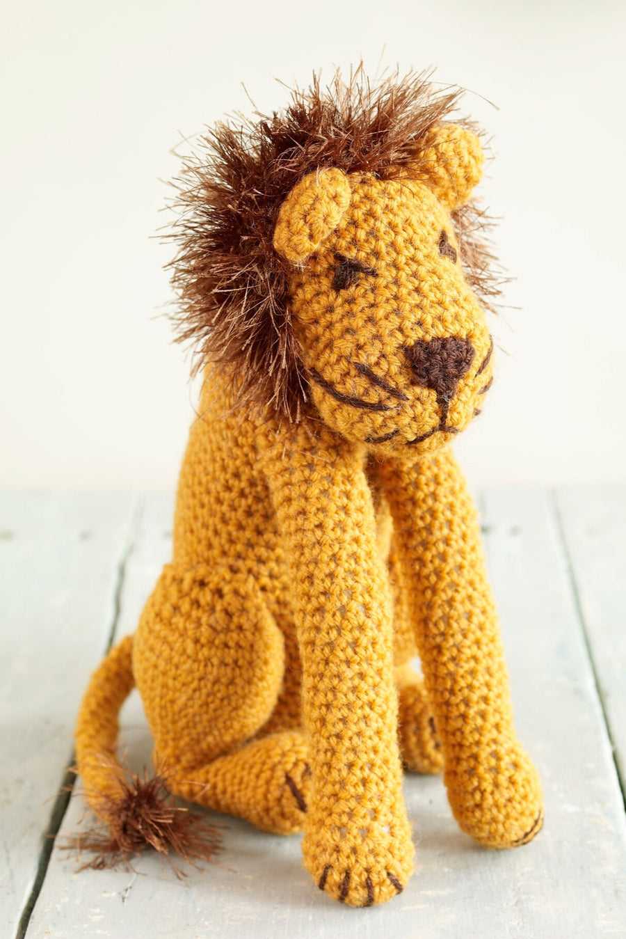Leo The Lion Pattern (Crochet) – Lion Brand Yarn