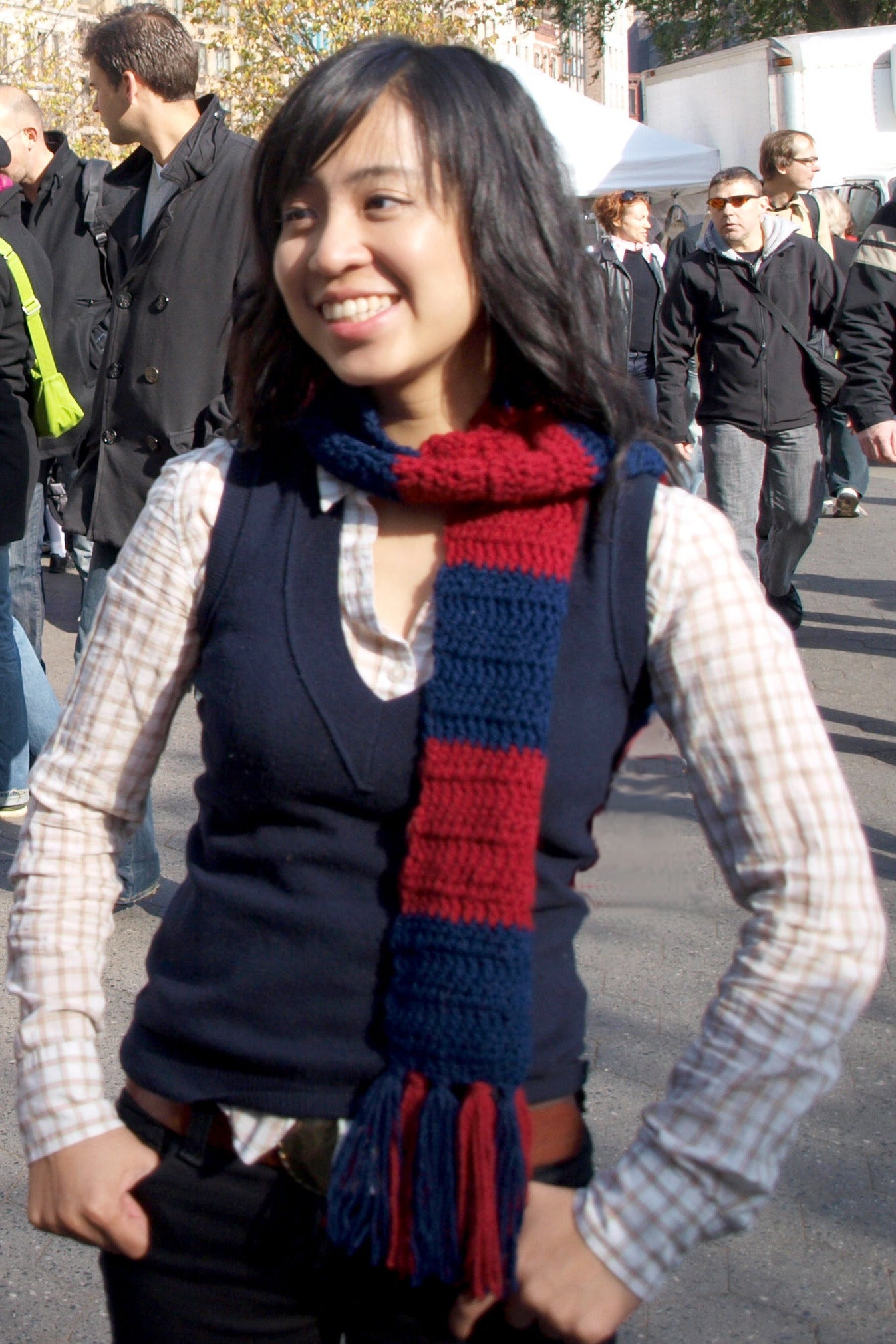 School Colors Scarf Pattern (Crochet) – Lion Brand Yarn