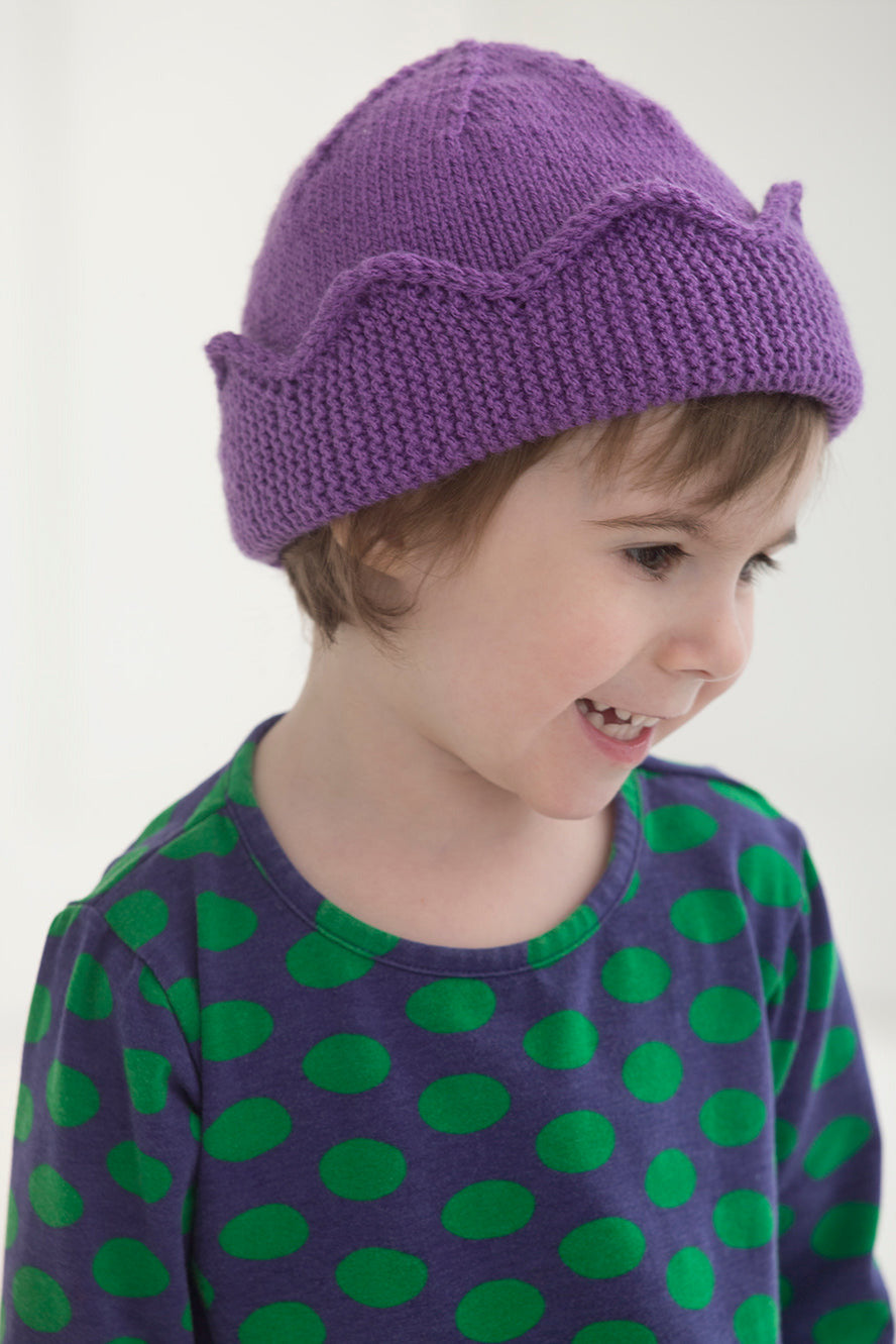Baby Crown Hat Pattern (Knit) - Version 2 – Lion Brand Yarn