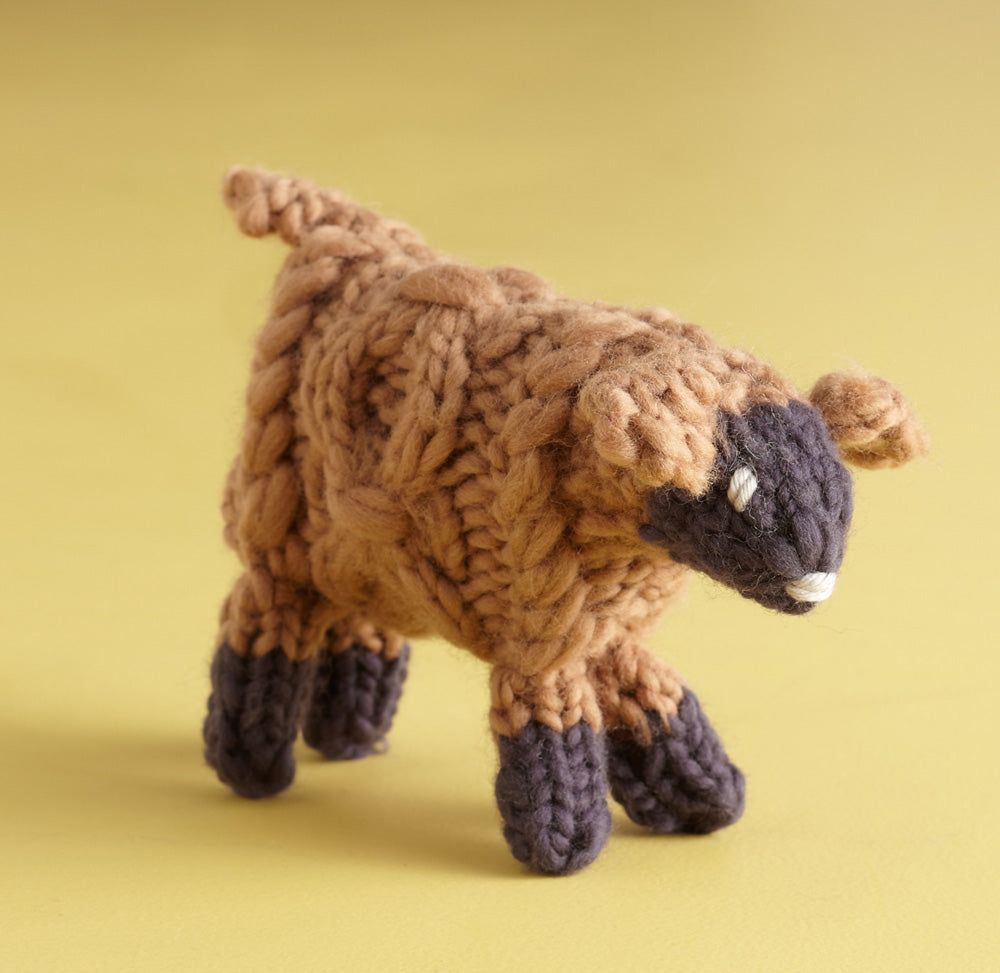 Cabled Sheep Pattern (Knit) - Version 2 – Lion Brand Yarn
