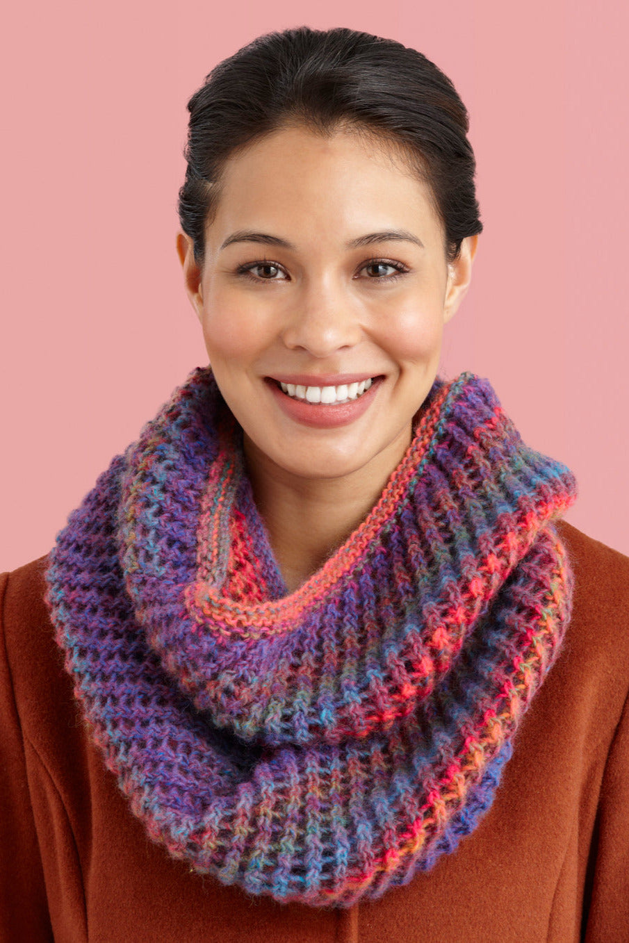 Diagonal Eyelet Cowl (Knit) – Lion Brand Yarn