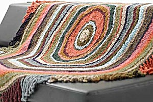 Knitted Circle Throw – Lion Brand Yarn