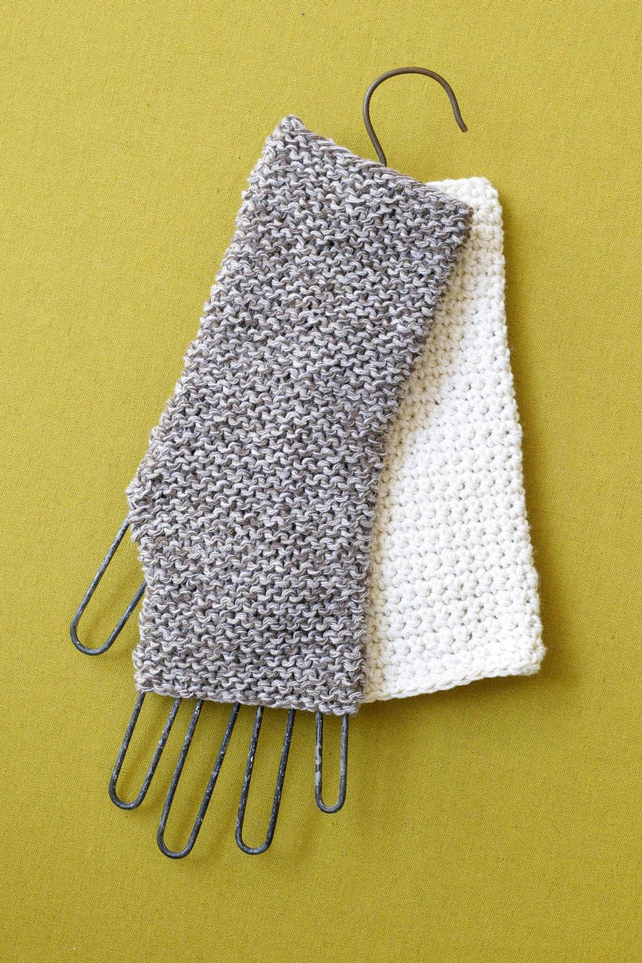 Learn to Knit Cuffs - Version 2 – Lion Brand Yarn