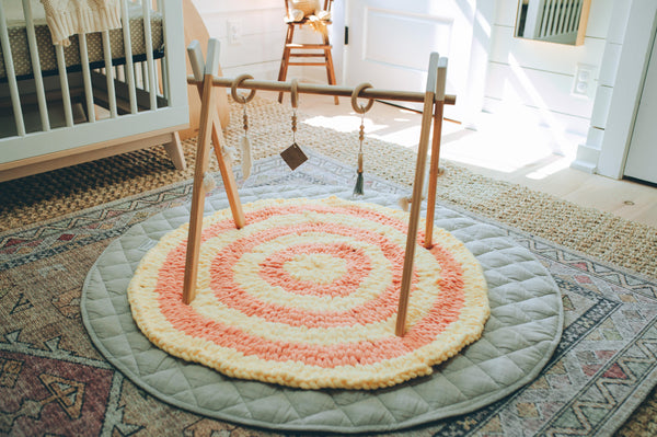 Striped Circle Rug (Crafts) – Lion Brand Yarn