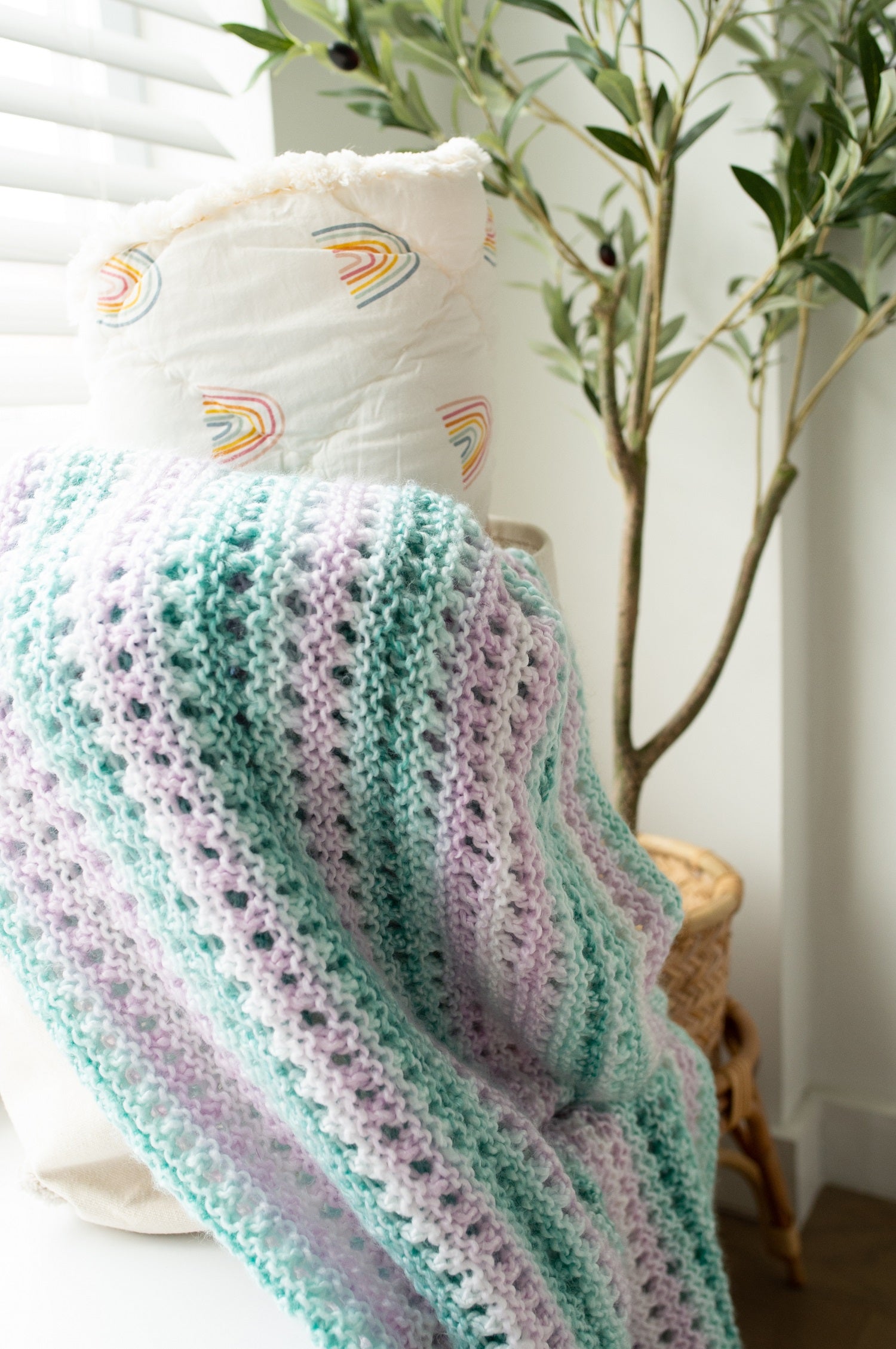 Minna Garter Eyelet Blankie (Knit) – Lion Brand Yarn