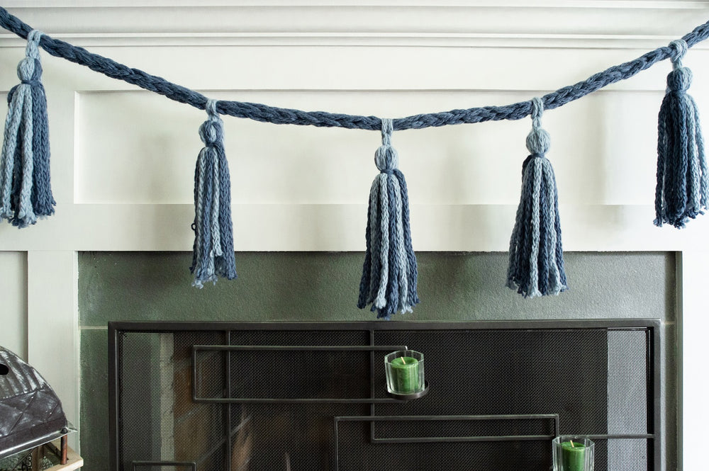 Tassel Garland (Craft) – Lion Brand Yarn