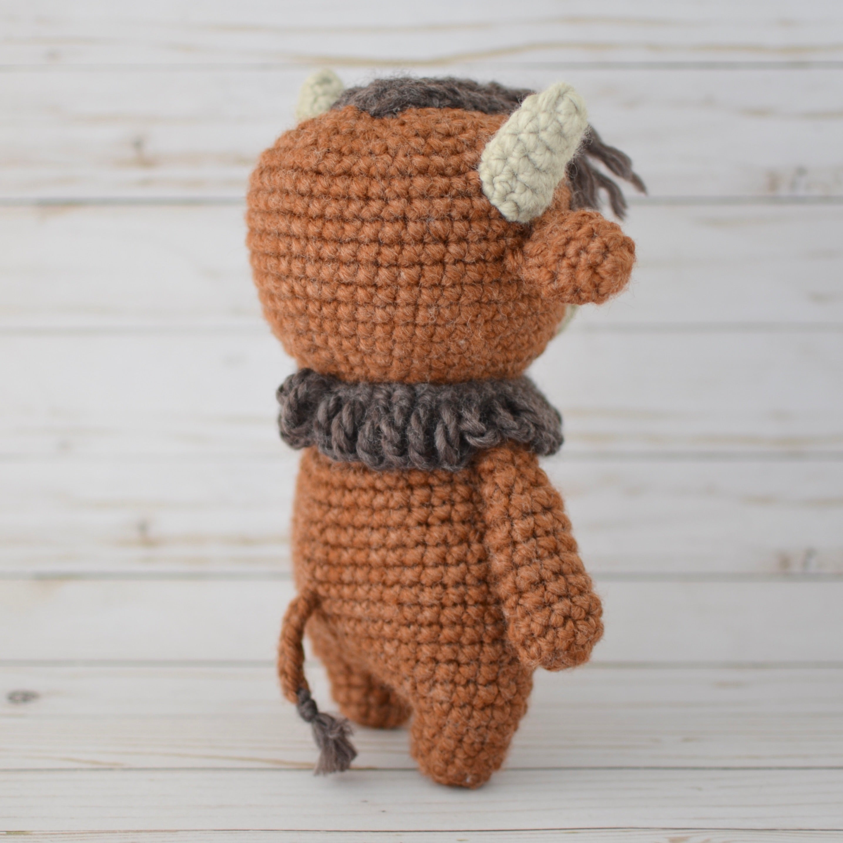 Cody The Bison (Crochet) – Lion Brand Yarn