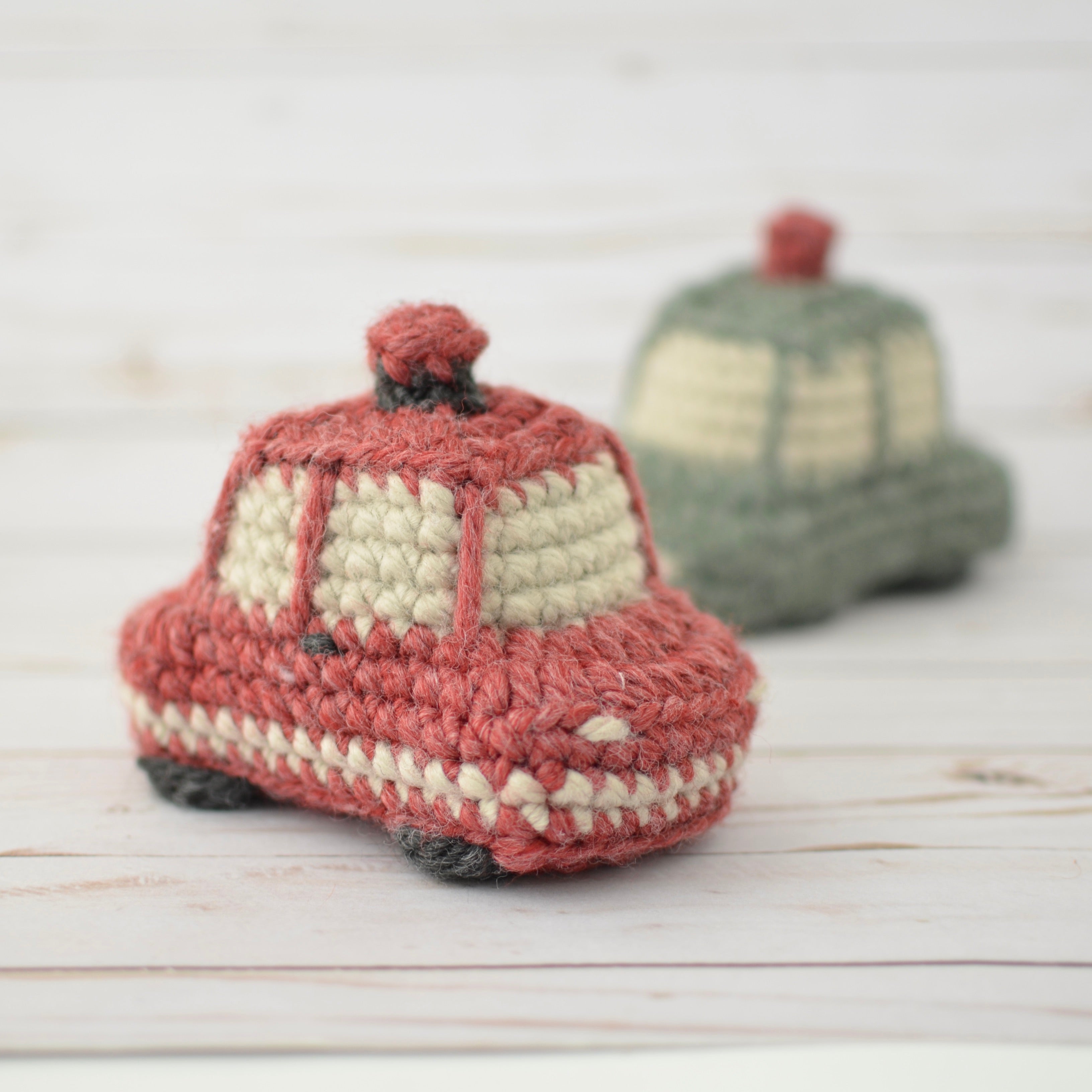 Vintage Emergency Vehicles (Crochet) – Lion Brand Yarn
