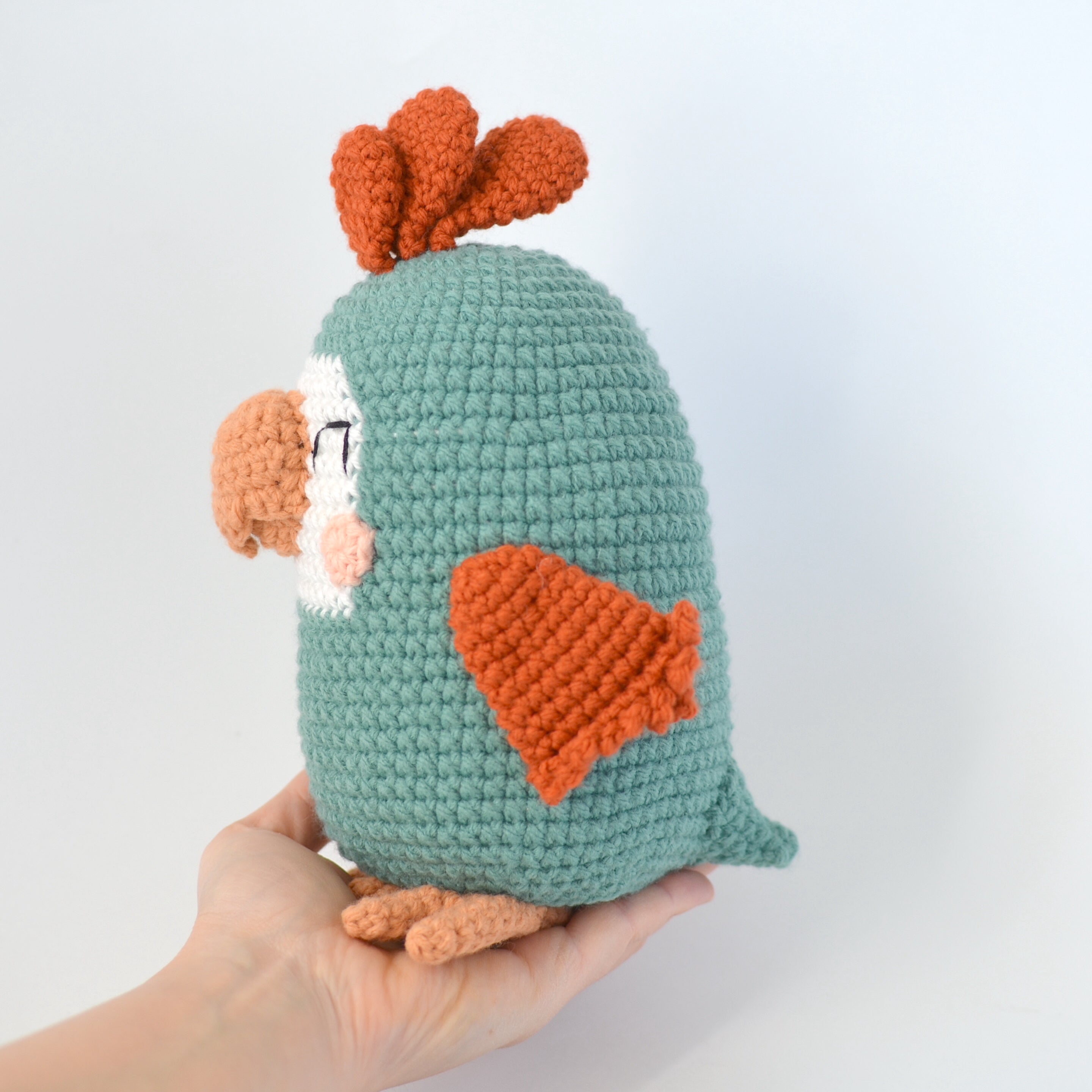 Thiago The Parrot (Crochet) – Lion Brand Yarn