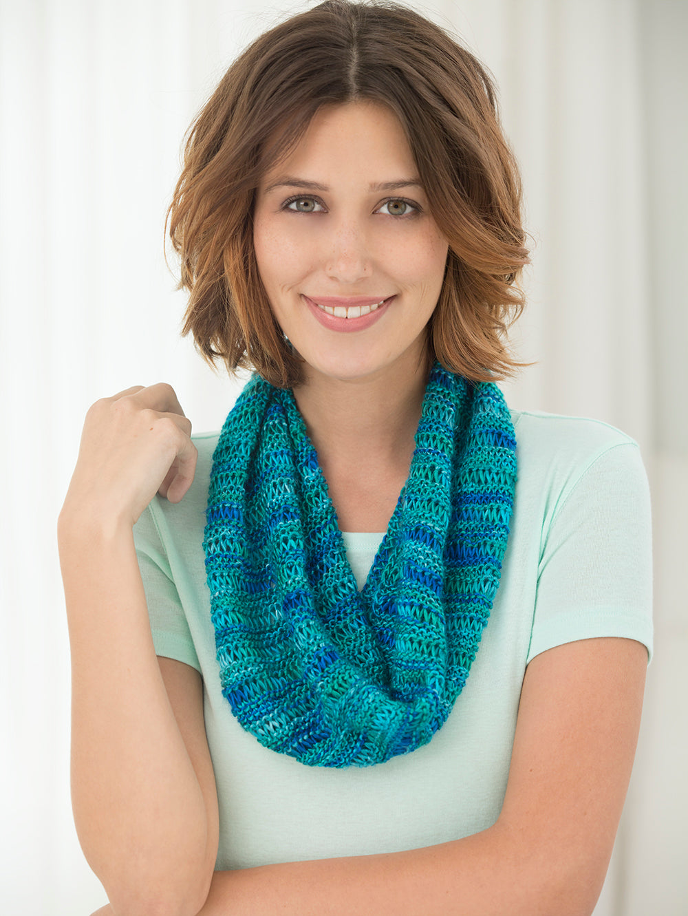 Simple Mobius Cowl (Knit) – Lion Brand Yarn