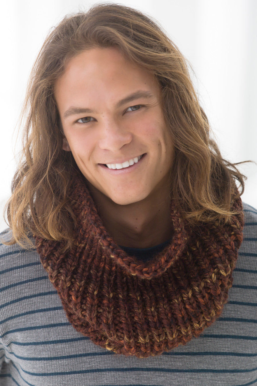 Pure And Simple Circle #Scarfie (Knit) – Lion Brand Yarn