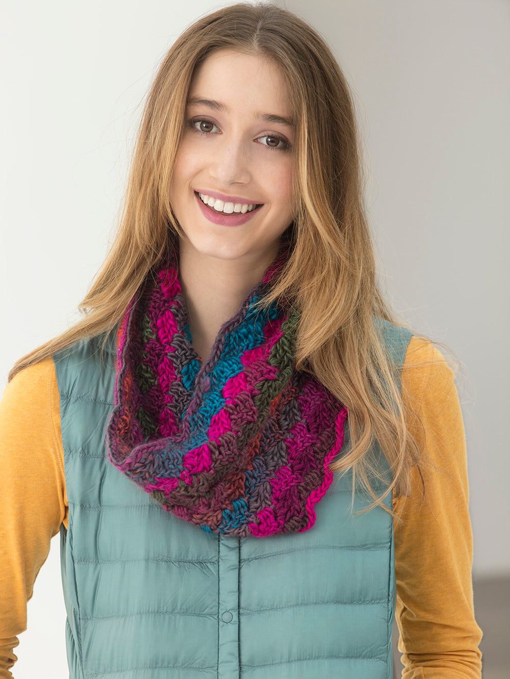 Cosmos Circle #Scarfie (Crochet) – Lion Brand Yarn