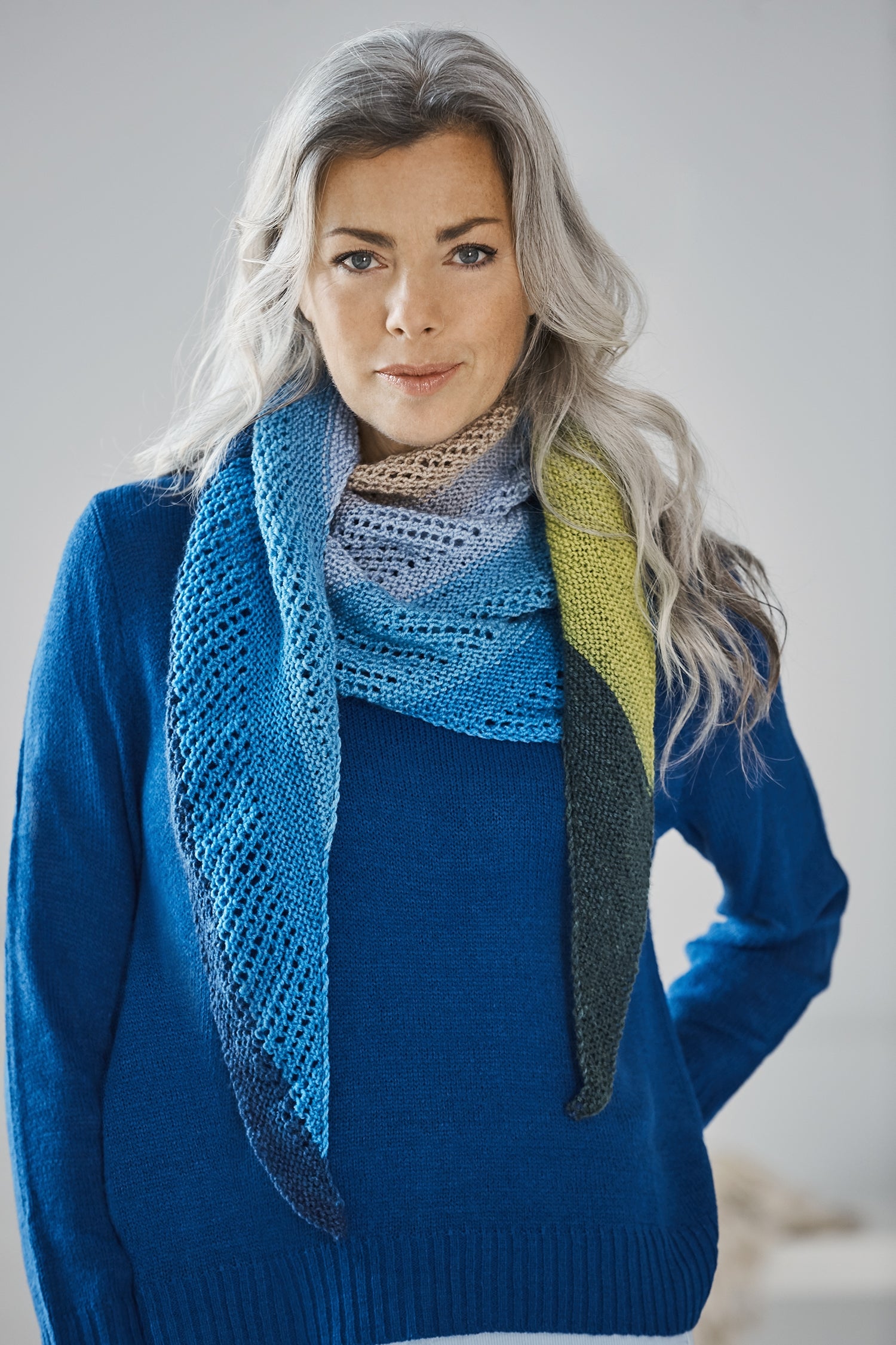 Easy Triangle Shawl (Knit) - Version 4 – Lion Brand Yarn