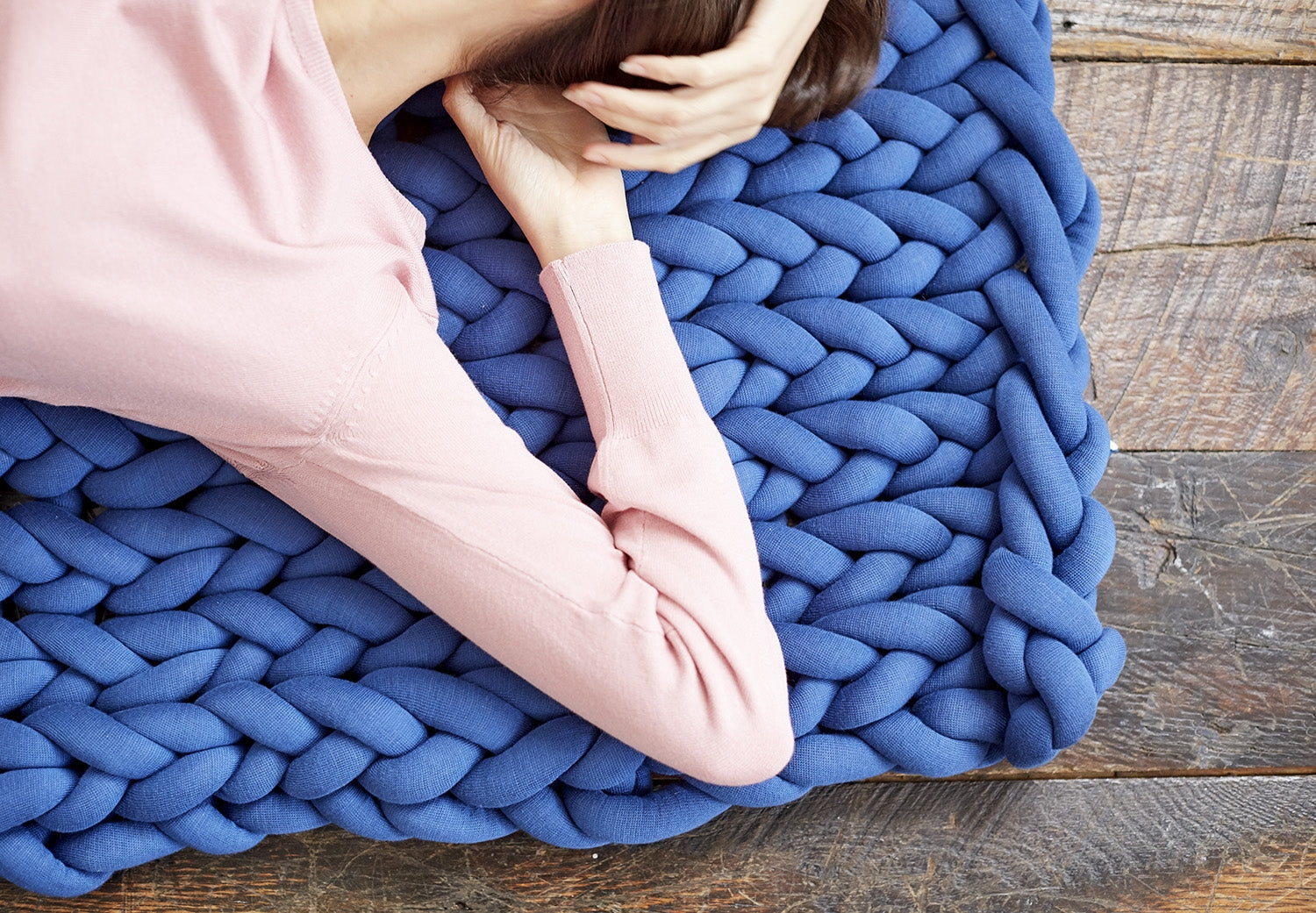 Arm Knit Rug – Lion Brand Yarn