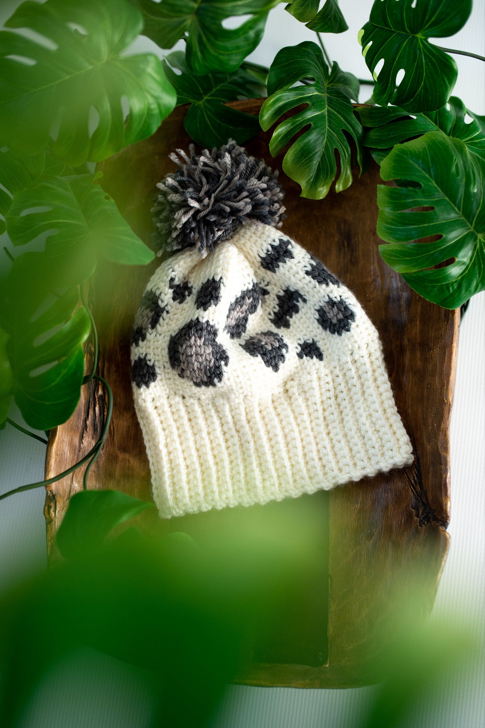 Snow Leopard Hat (Crochet) – Lion Brand Yarn